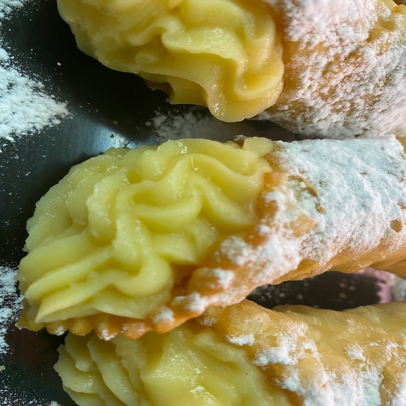 Cannoli with Chocolate or Vanilla Custard Filling - Swiss Gourmet ...